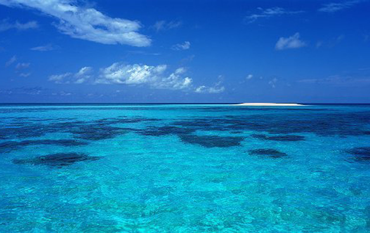 Vlasoff Cay by Peter Jarver
