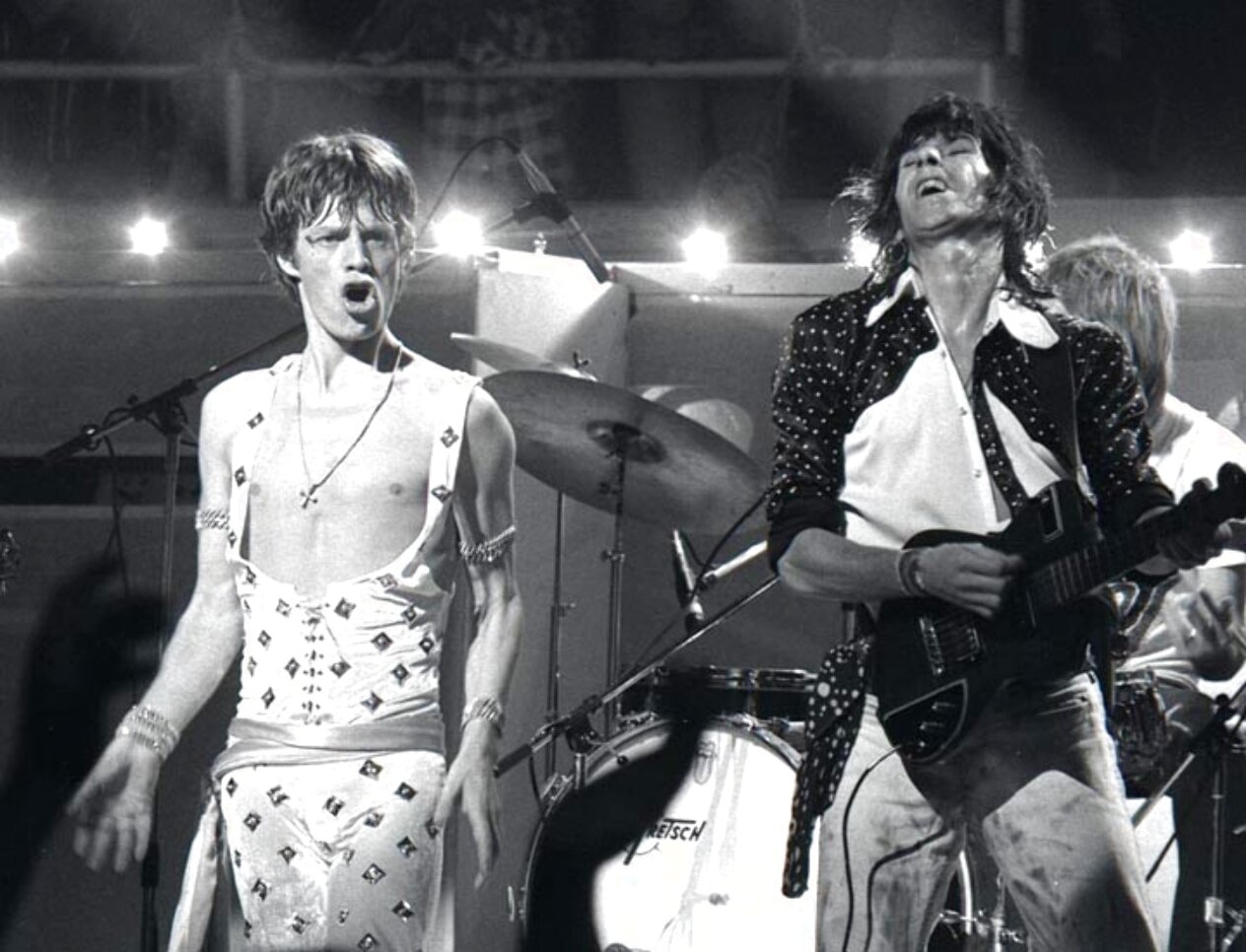 Mick and Keith: Honolulu 1973 Limited Edition Photograph by Robert ...